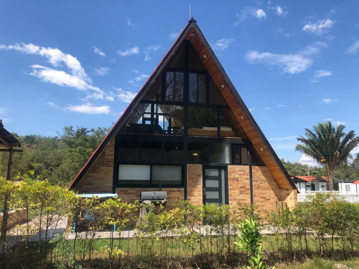 Finca Eventos Río/piscina/jacuzzi/juegos /Bbq - Villeta
