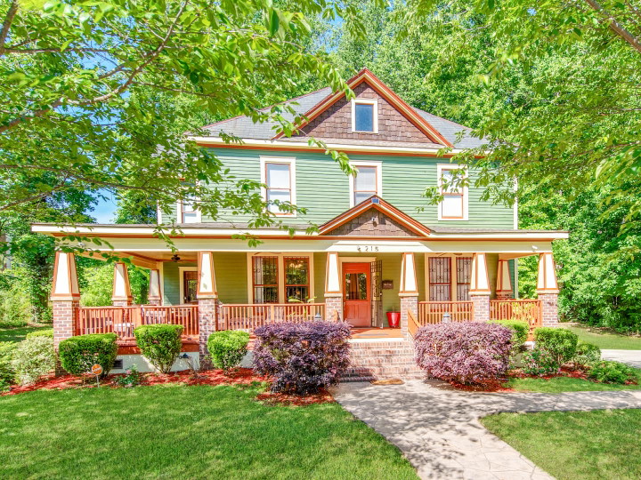 Historic Abernathy House | Sleeps 16 | Pool Table - Charlotte