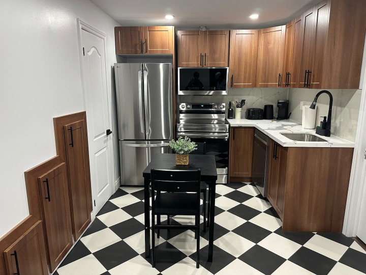Luxury Home, Sleeps 11 Guest - Windsor, ON, Canada