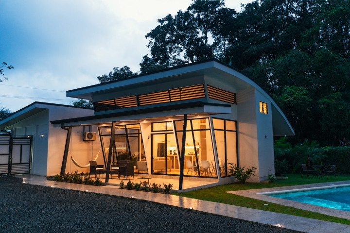 Elegant House With A Pool In The Center Of Uvita. - Costa Rica