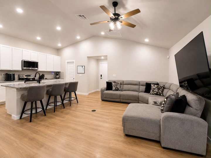 Comfortable Home| Families & Workers - Midland, TX