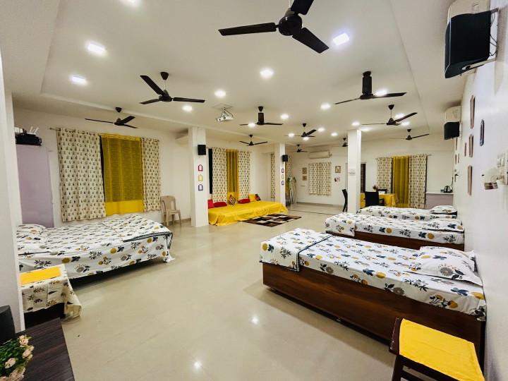Shreeghar|ac Private Room|kitchen|wifi|projector - Jalgaon
