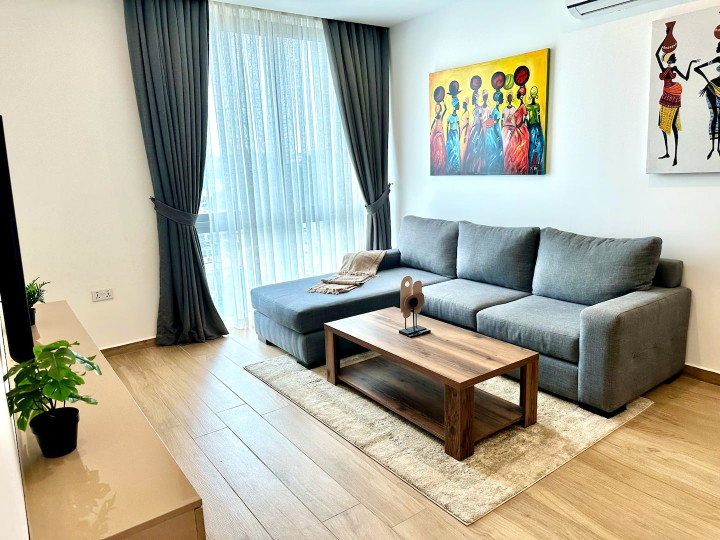 Spacious 1br Apt W/rooftop Pool Near City Centre - Accra
