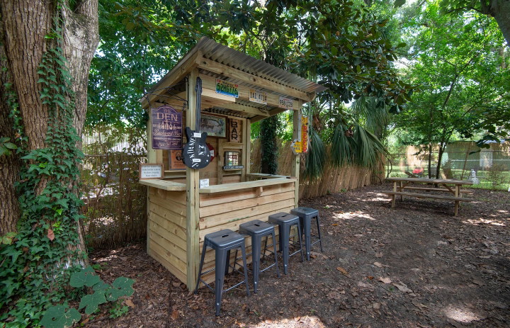 The Den (Pool Table & Outdoor Bar) *Walk To Beach* - Gulfport, MS