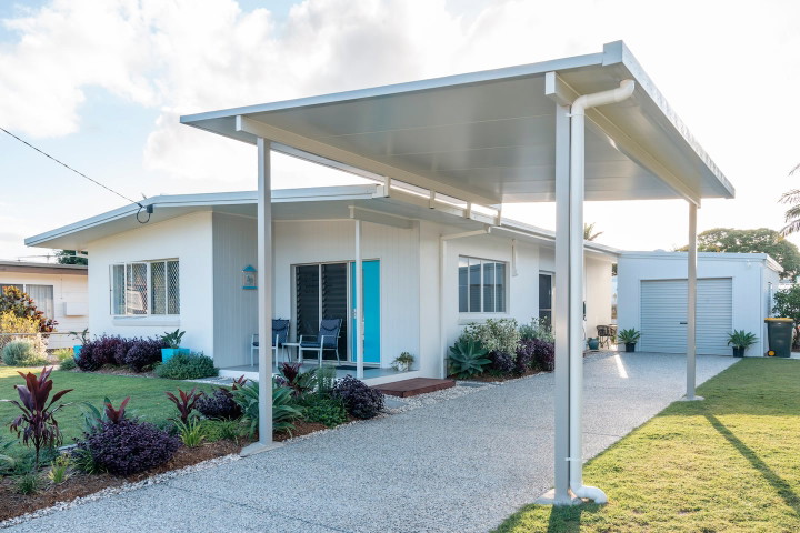 'Bellara Blue' Is A Comfy Coastal Cottage. - Bribie Island