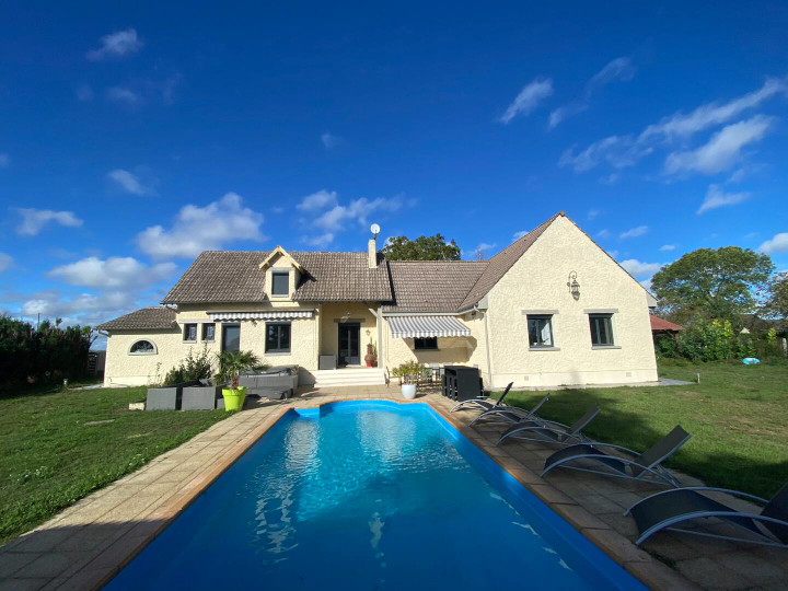 Maison Avec Piscine, Sauna, Salle Cinéma, Balneo - Montargis