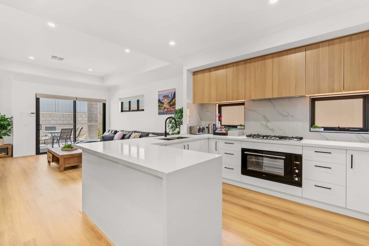 10 Min Airport & Cbd | Central 4br Bayswater Home - Perth