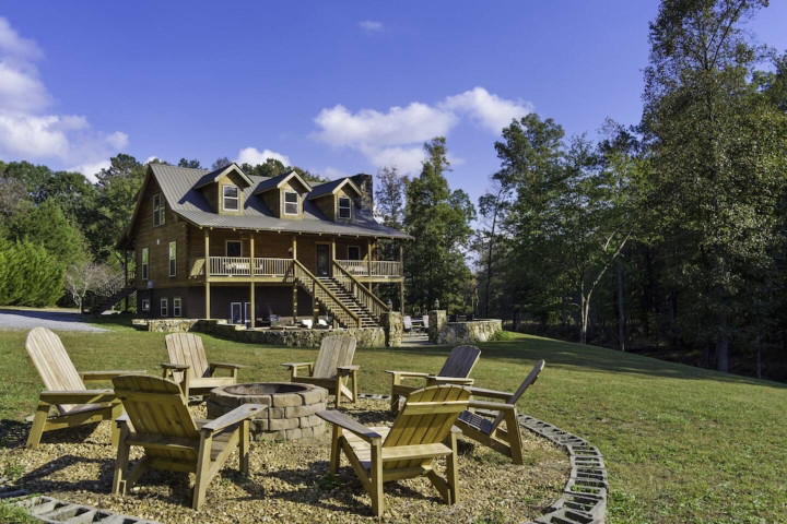 Large Authentic 3-story Log Cabin Adjacent To Lake - Mentone, AL