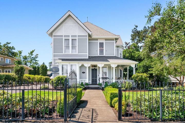 Water Street (2 Bedroom, Full House To Yourselves) - Silverton, OR