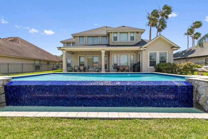 Treasure Hills Poolside Par - Harlingen, TX