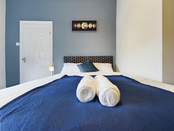 Luxury Gift - Private Bathroom - View To - Stoke-on-Trent