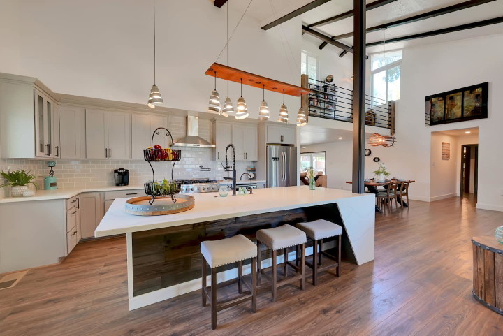 Rustic Modern Retreat W/pool And Pool Table - Yuba City, CA