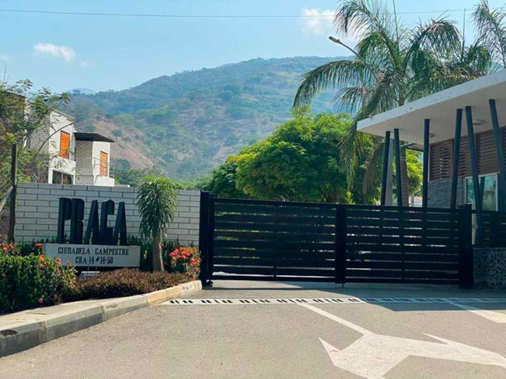 Praga Condominio En Sopetran - Huila