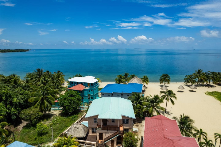 Arts Fest Base: 3br Village Condo W/ Pool Sidewalk - Placencia