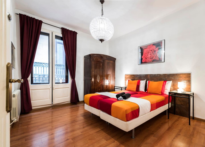 Vidre Home Plaza Real On Las Ramblas (Avenue) - Barcelona
