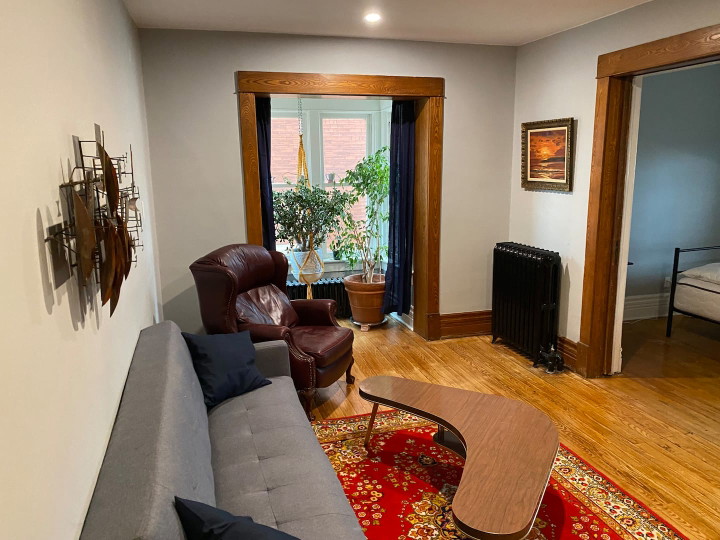 Spacious 1 Bedroom Apartment In Victorian House - Guelph