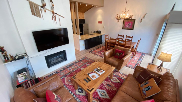 Upper Level Family Condo With Balconies - 韋爾