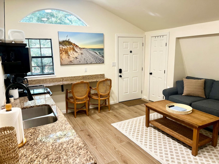 Coastal Ola Oaks Guesthouse - Navarre, FL
