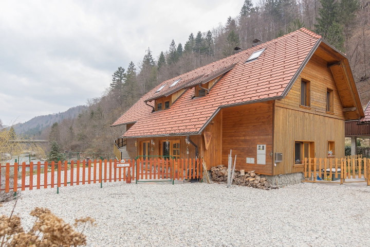 Reka Hisa - Slovénie