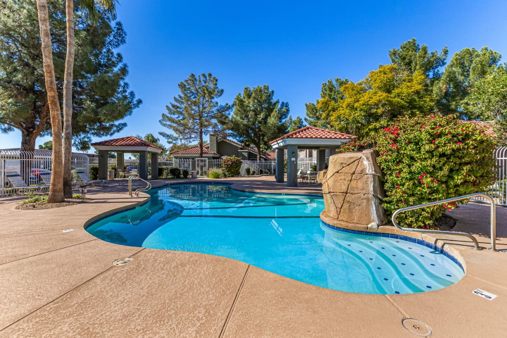 Modern Phoenix Condo With Shared Pool, Spa & Sauna - Phoenix, AZ