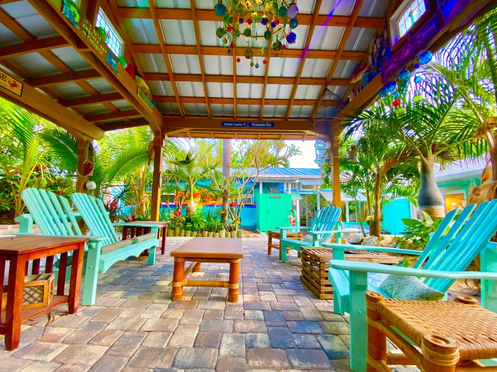 Pineapple House In The Eau Gallie Art District - Melbourne Beach, FL