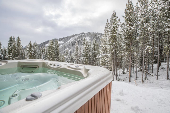 Condo W/hot Tub & Mountain Views Close To Resort - Big Sky, MT