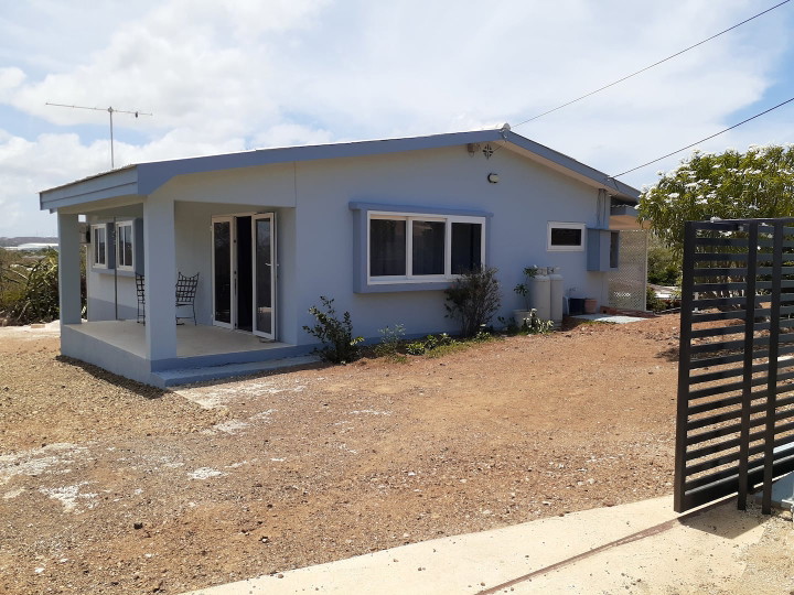 Cozy Renovated House, 3 Bedrooms, Central - Curaçao
