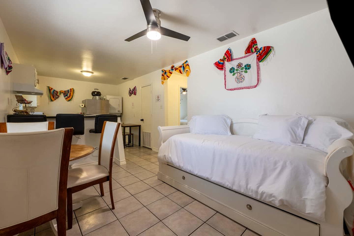 Svb Casita Roja Duplex B *1 Story, Walk 2 Food/heb - Nuevo Laredo