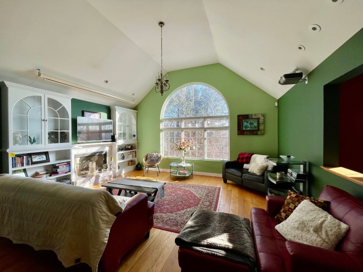 Modern Spacious Home With Mountain Views - Brattleboro, VT