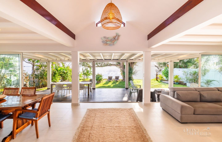 Villa Vanaki - 4-bedroom Waterfront Villa - French Polynesia