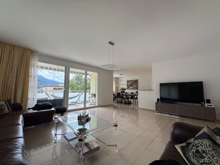165 M2 Appartement Moderne De 4,5 Pièces Avec Vue Sur La Montagne - Davos