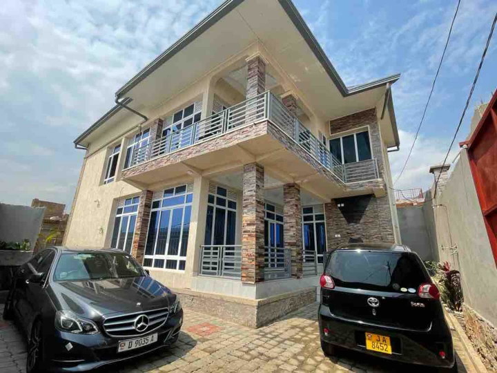 This House Is Located In One Of The Best Area - Burundi