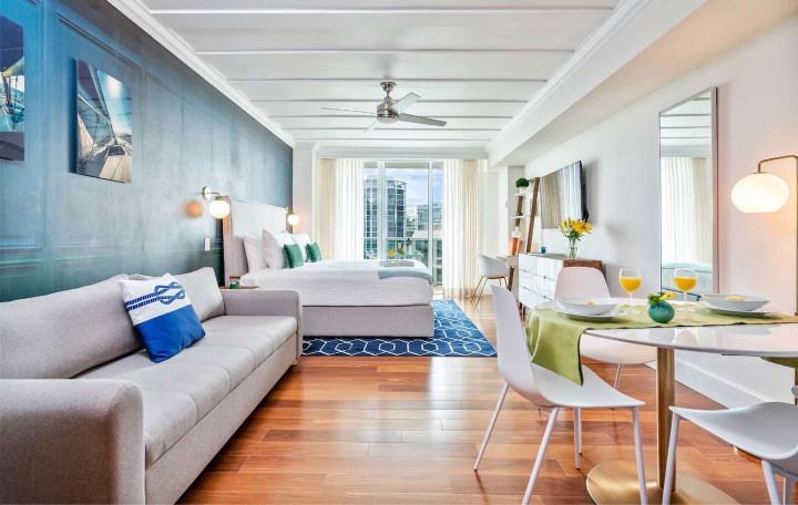 Blue Accent Studio Suite | Bay & City Views - Miami