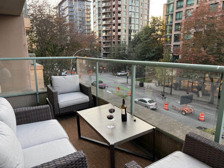 Davie/burrard Summer Patio Cool Zoned Ac P Incl - Vancouver