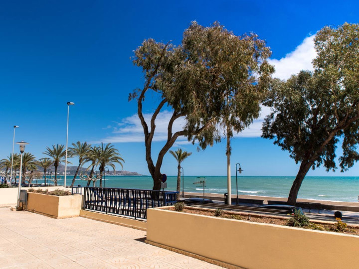 Apartamento Con Piscina En 1ª Línea De Playa - Benicasim