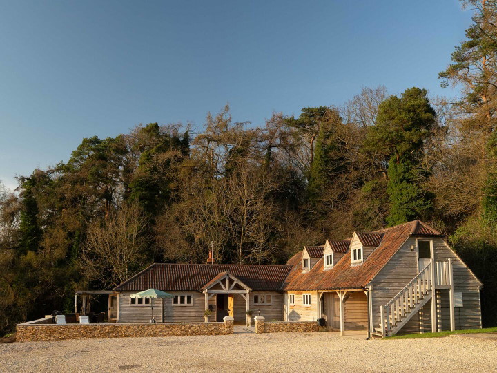Huish Lodge  Two Bedroom | Hot Tub - Wiltshire