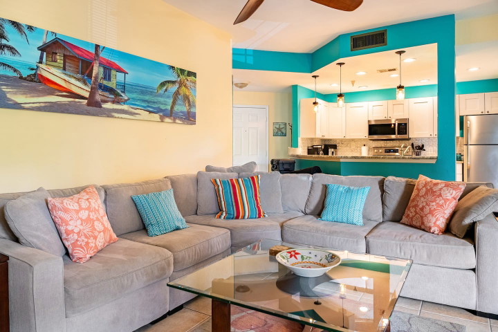 Spacious Key West Retreat, Fun 2 Br, Resort Pool - Pinellas County, FL