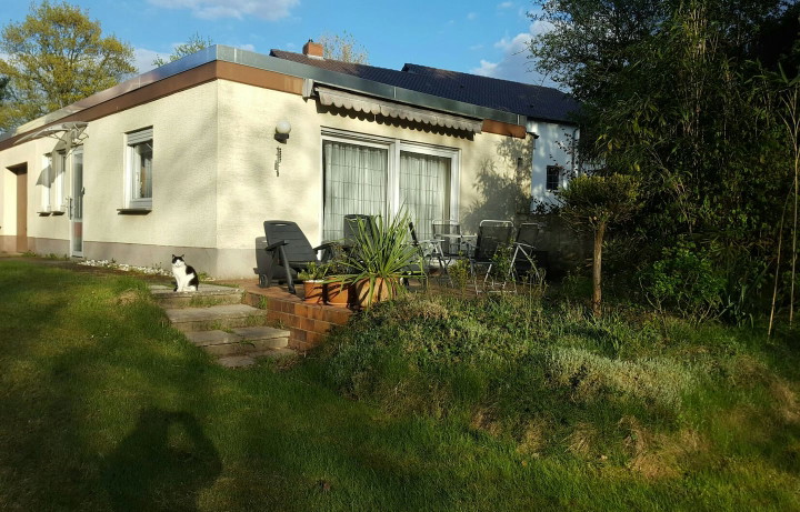 Freistehender Bungalow Im Grünen (2.000 Qm Garten) - ダルムシュタット