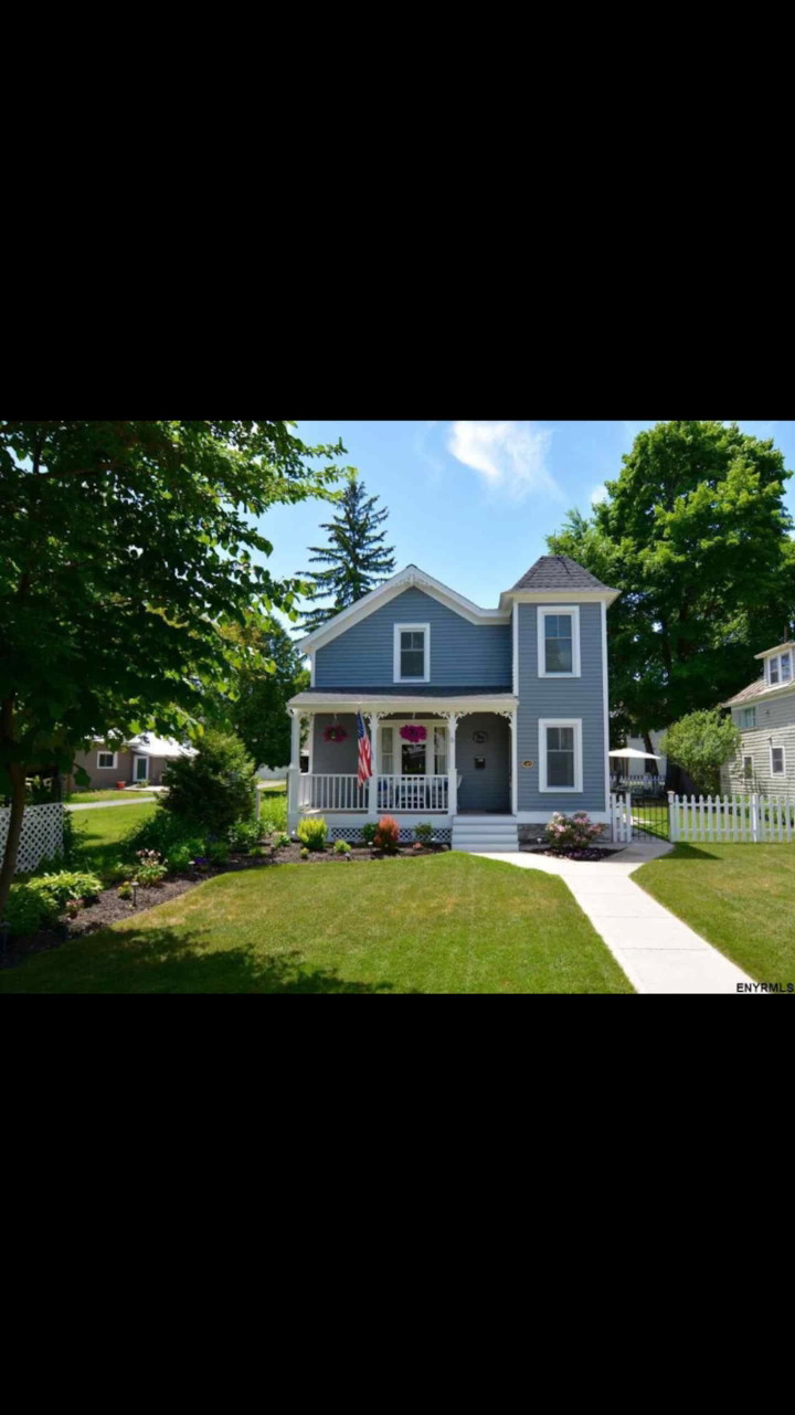 Walk To The Track And 2 Parking Spots-private Apt - Saratoga Springs, NY