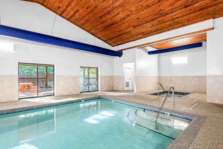 Junior Suite | La Quinta Boone | Indoor Pool - Boone, NC