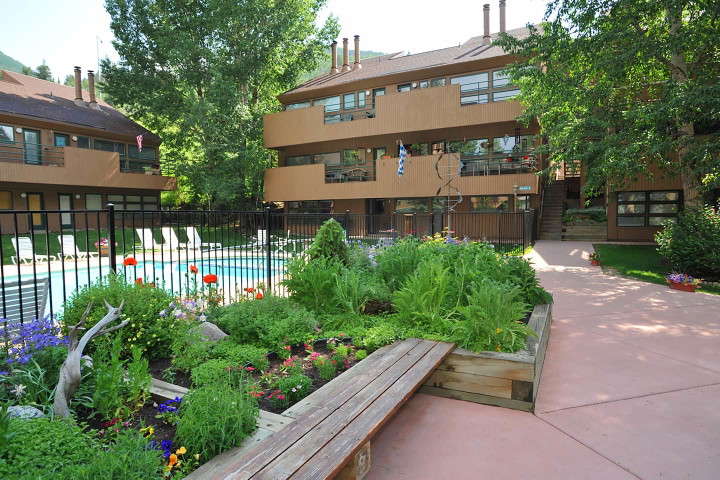 Awesome East Vail Location - 3 Bedroom Townhome. - Vail, CO