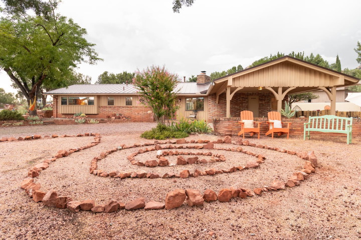Retreat For 12 | Yoga, 2 Primary Suites & Views - Sedona, AZ