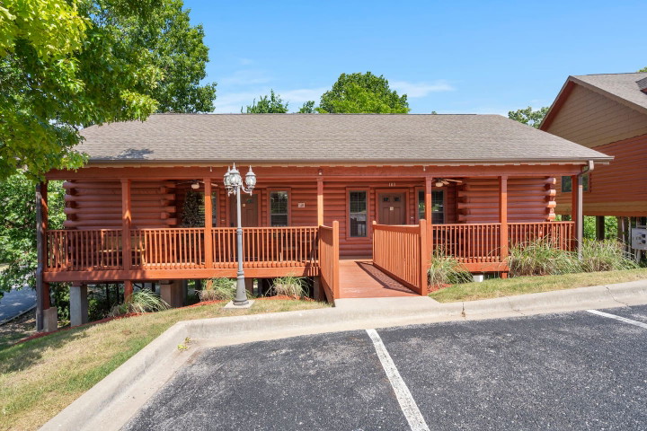 Romantic Cabin For Two - Fireplace & Whirlpool Tub - Rockaway Beach, MO
