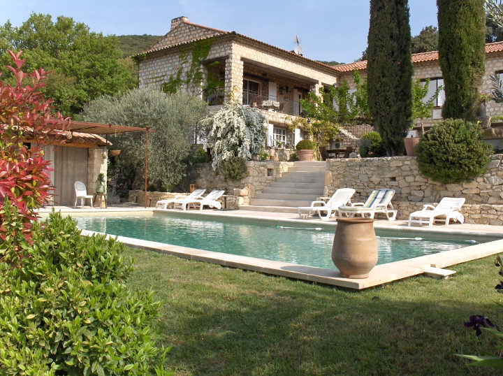 Lourmarin · La Chambre Où L'on Se Pose - Lourmarin
