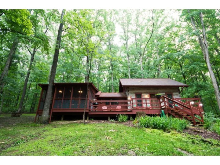 1859 Historic Log Cabin, Pet Friendly And 5 Minutes To Nashville! - Nashville, IN
