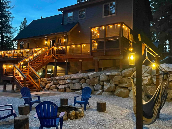 Modern Camp 12 Chalet 3bd,2bth, W/ac,hot Tub/wifi - Plain, WA