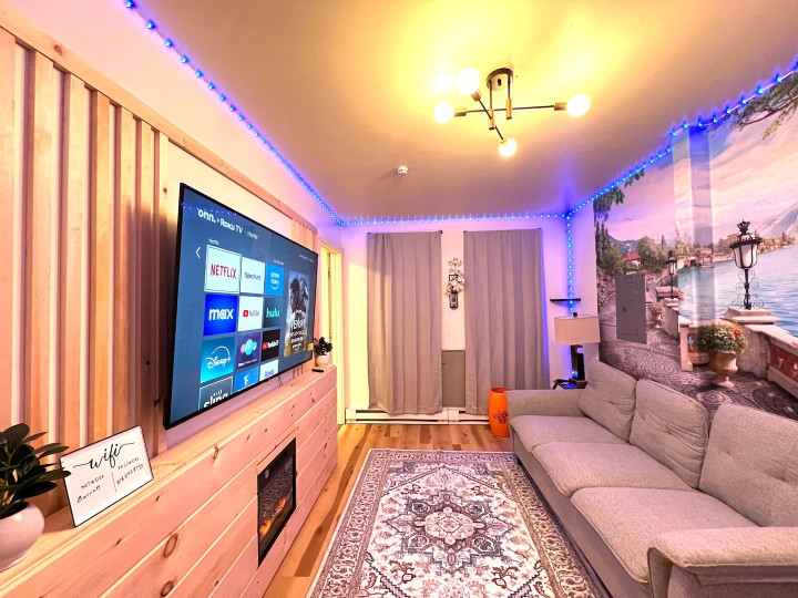 Midterm Downtown Apartment - State of New York