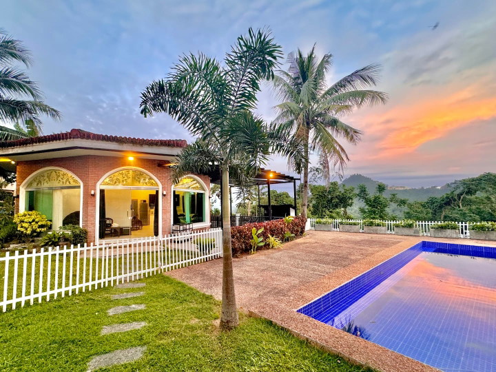 Home W/ Pool & Stunning View Subicbay Freeport - Olóngapo