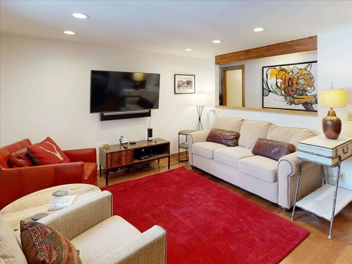 Comfy Cozy Slopeside Condo/hot Tub/village Shuttle - Jackson Hole, Wyoming
