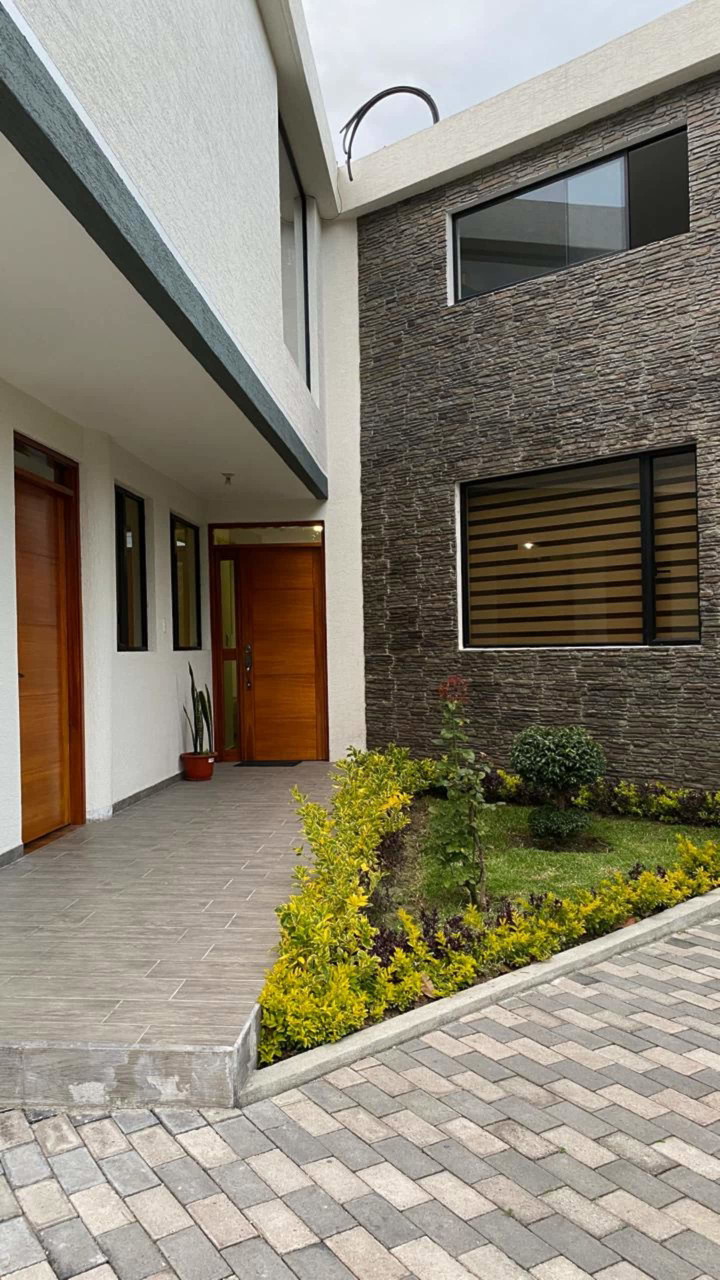 New And Cozy Apartment In Conocoto - Quito